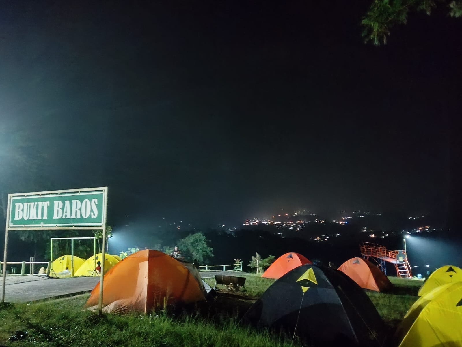 Wonderful Indonesia, Asyiknya Camping di Bukit Baros Sambil Melihat ...
